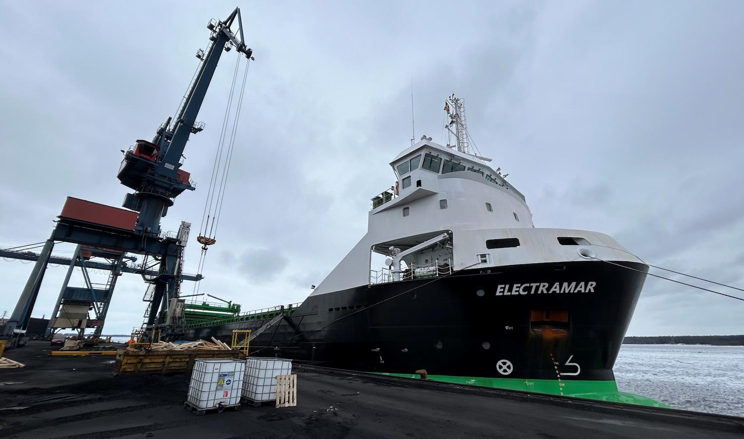 Plug-in hybrid ship start new green era in the port of Luleå